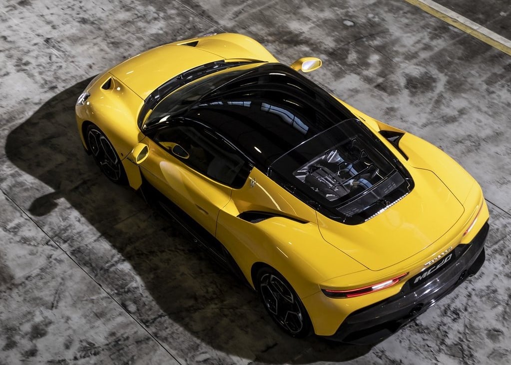 Prices and Specifications for Maserati MC20 STD 2022 in UAE | Autopediame