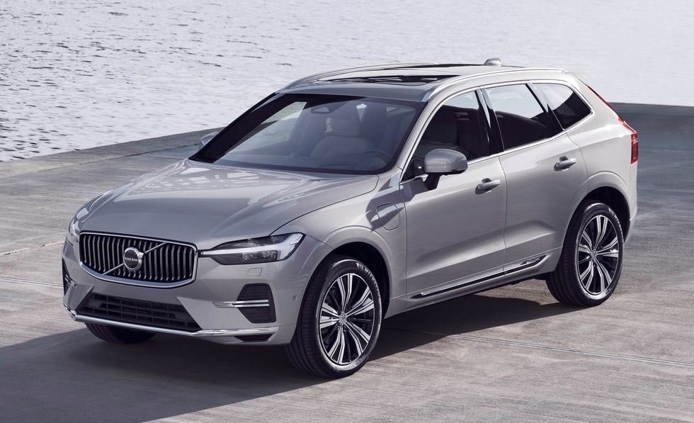 Prices and Specifications for Volvo XC60 STD 2021 in UAE | Autopediame